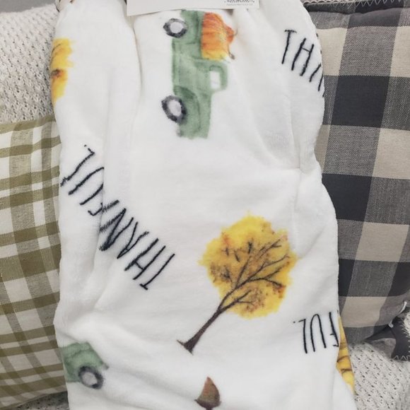 Rae Dunn | Bedding | Rae Dunn Thankful Green Truck Fall Plush Throw ...